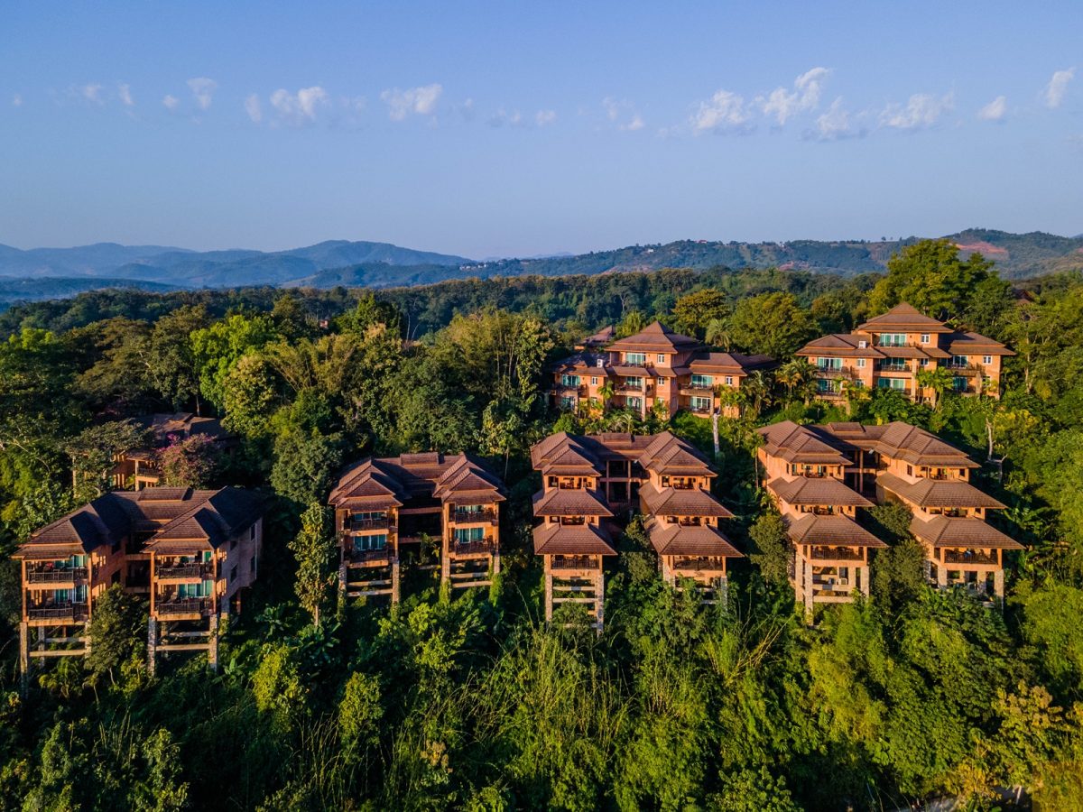 Travel to Chiang Rai, luxurious accommodation atop the hill at ...