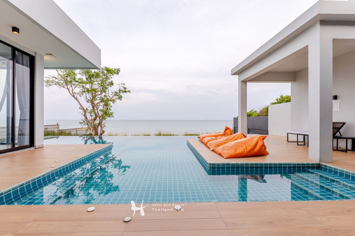 The front villas are the original villas that are often fully booked ...