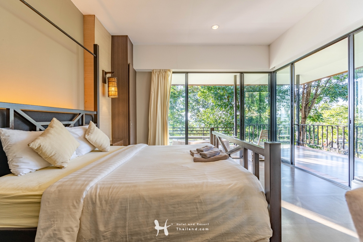 Dern Din Du Dao is truly one of the most beautiful and romantic sunset ...