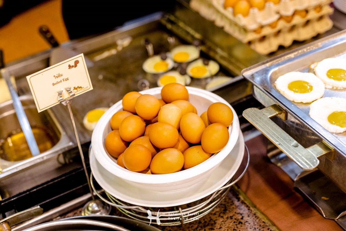 มาดูกันที่ egg station บ้าง order ตามเมนู เช่นออมเล็ต ไข่ดาว บอกได้ว่า ...