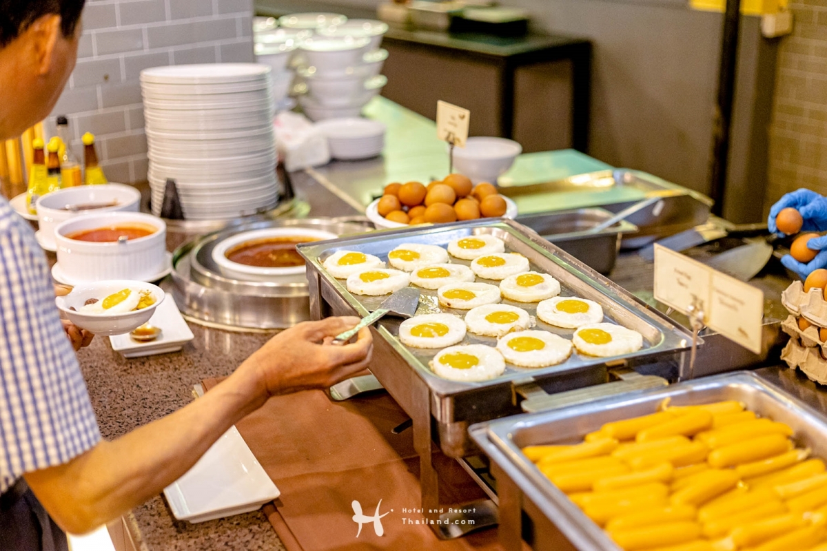 มาดูกันที่ egg station บ้าง order ตามเมนู เช่นออมเล็ต ไข่ดาว บอกได้ว่า ...