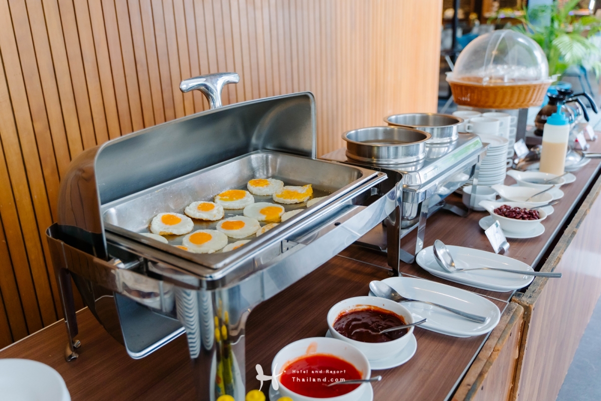 อาหารเช้าที่ได้รับความนิยม American Breakfast จัดเป็นไลน์ใหญ่ egg ...