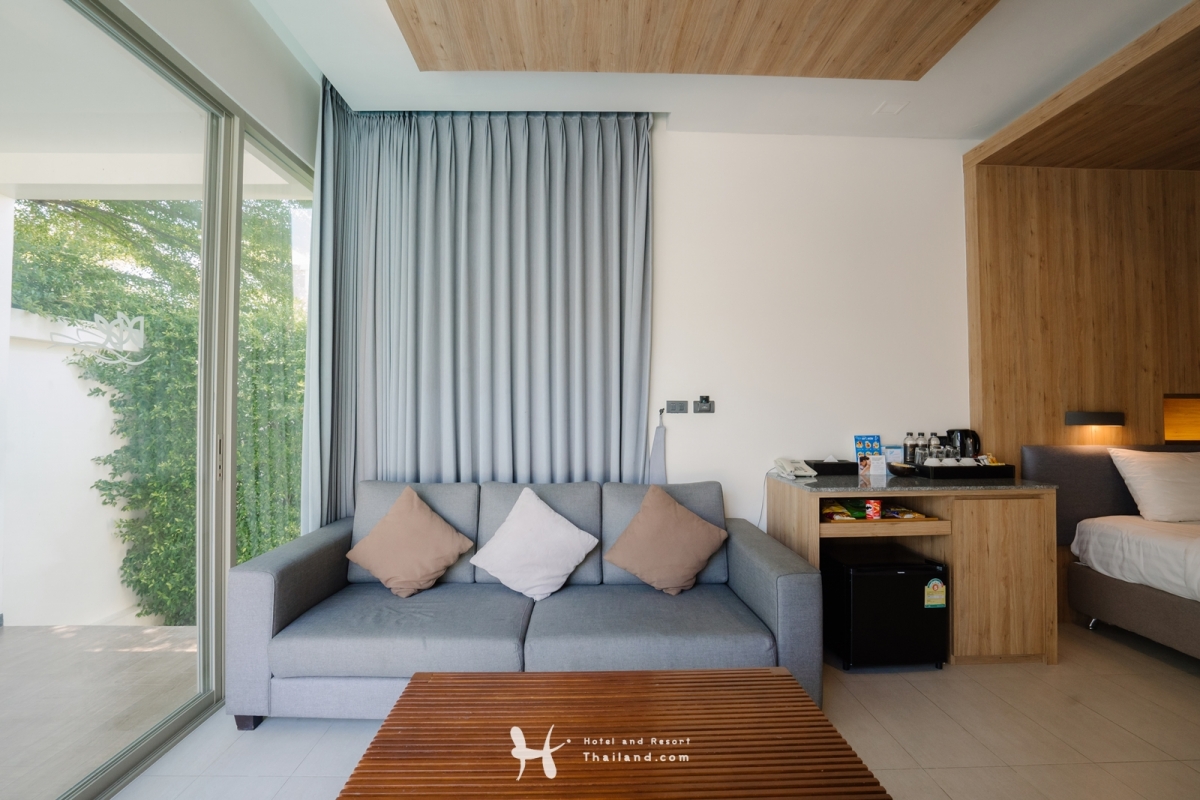 Let’s take a look inside together. It’s divided into functional ...