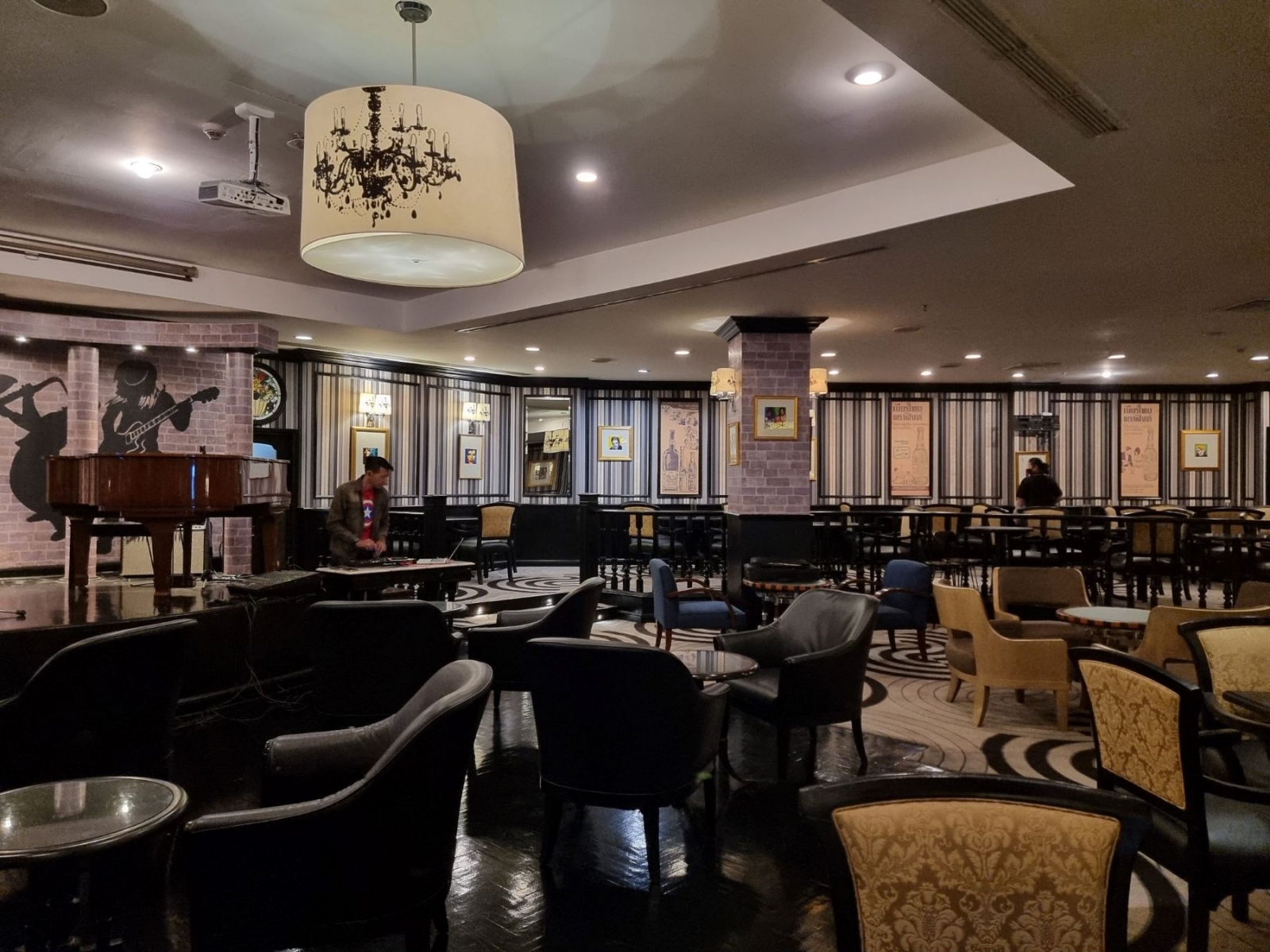 เซ็นทาราแกรนด์ ลาดพร้าว เปิดตัวแหล่งแฮงค์เอ้าท์แห่งใหม่ “Brew Cellar ...