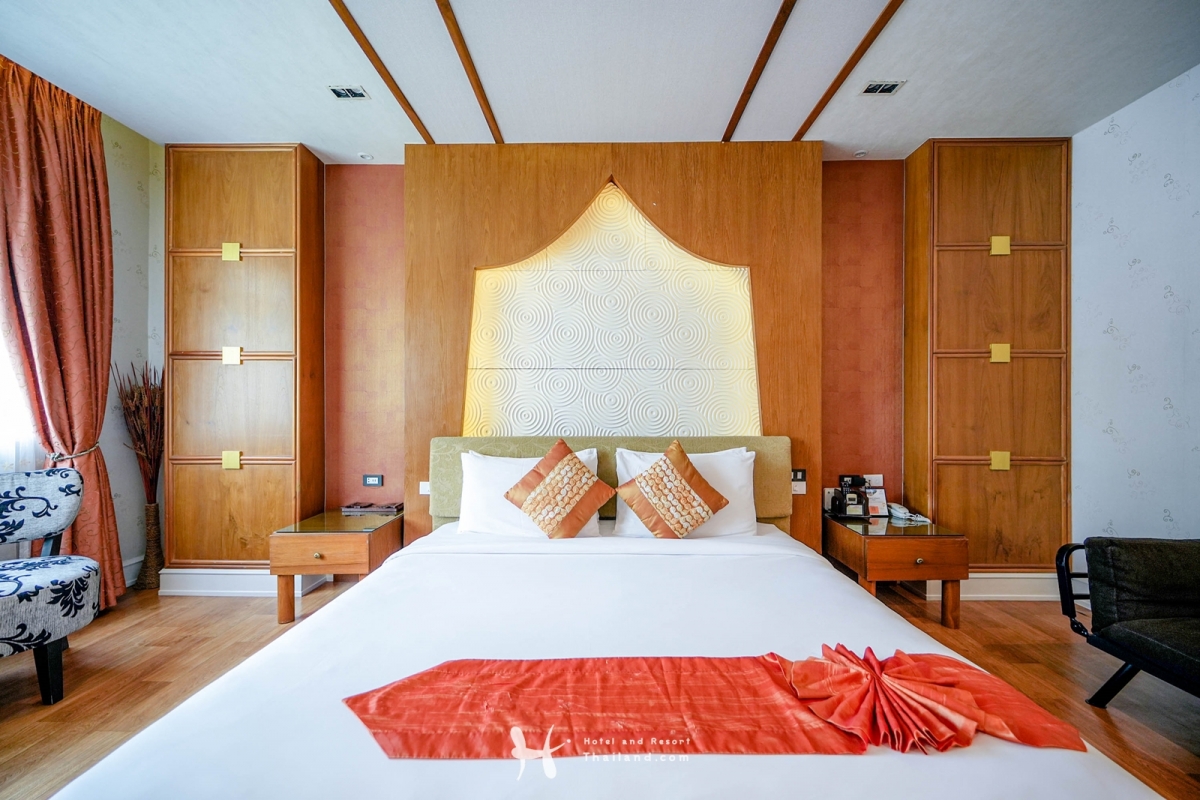 atmosphere that beautifully represents contemporary thai style ...